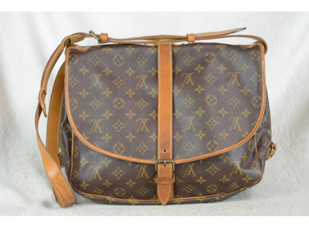 Authenticated Louis Vuitton LV Samur MM crossbody bag perfect for ...