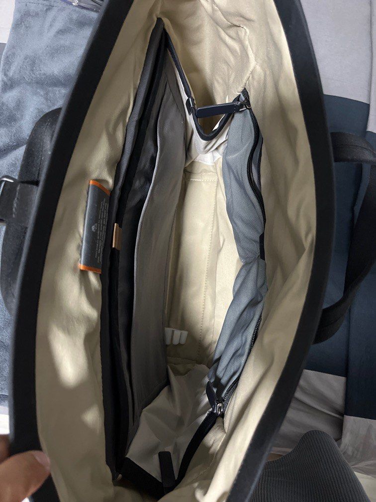 Bellroy System Messanger Bag/ Sling Bag, Men's Fashion, Bags, Sling ...