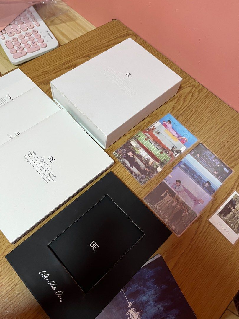 BTS BE DELUXE (complete inclusions), Hobbies & Toys, Memorabilia ...