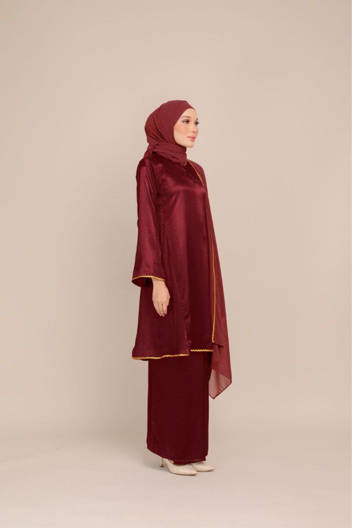 Classical Dang Anum, Women's Fashion, Muslimah Fashion, Baju Kurung ...