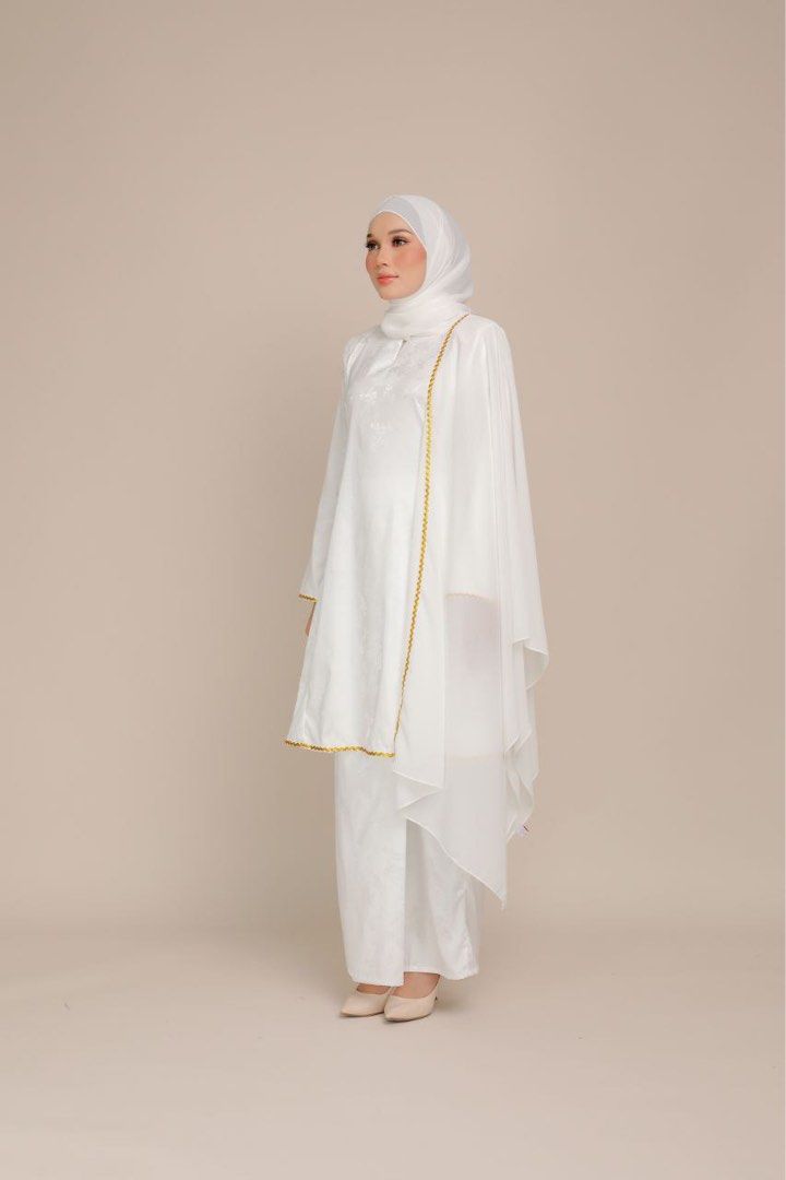 Classical Dang Anum, Women's Fashion, Muslimah Fashion, Baju Kurung ...