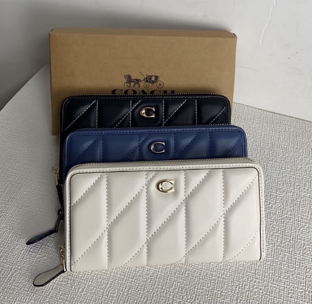 Coach Quilted Long Wallet, Women's Fashion, Bags & Wallets, Wallets ...