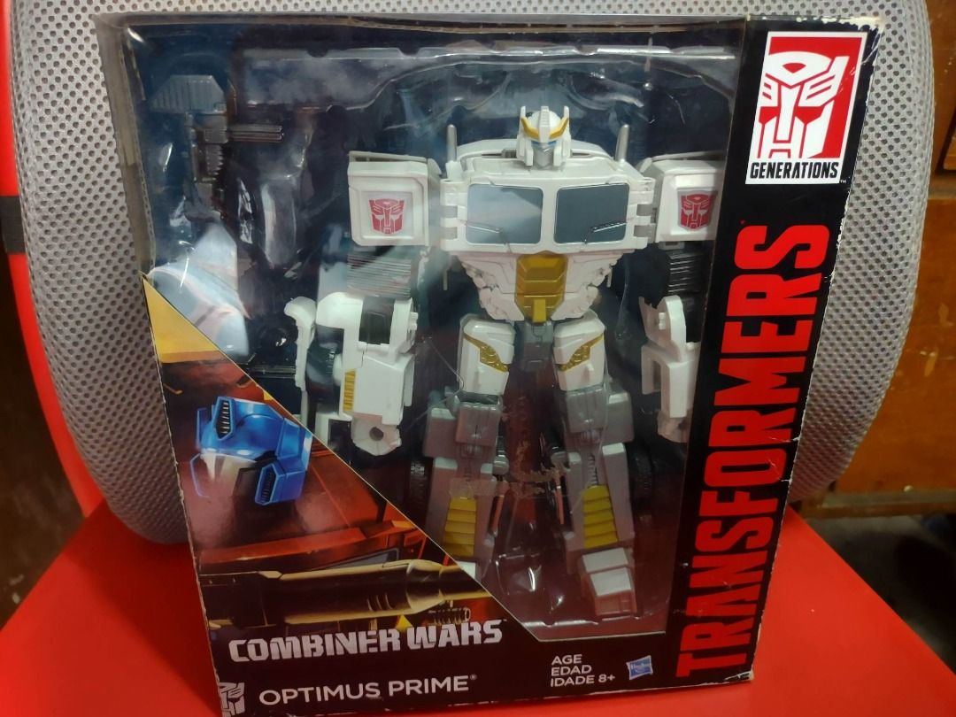 Combiner wars Battle Core Optimus Prime and SND Primo Prafectus Upgrade ...
