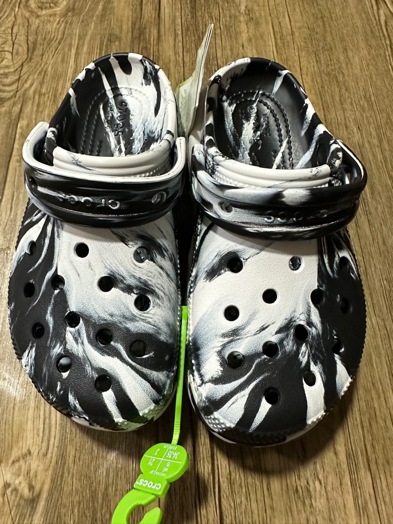 Crocs classic platform marbled clog, Women's Fashion, Footwear, Sandals ...