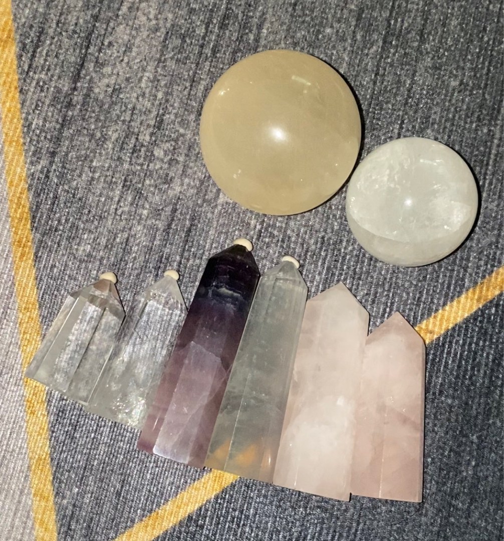 crystal set tower pointer sphere, Women's Fashion, Jewelry & Organisers ...