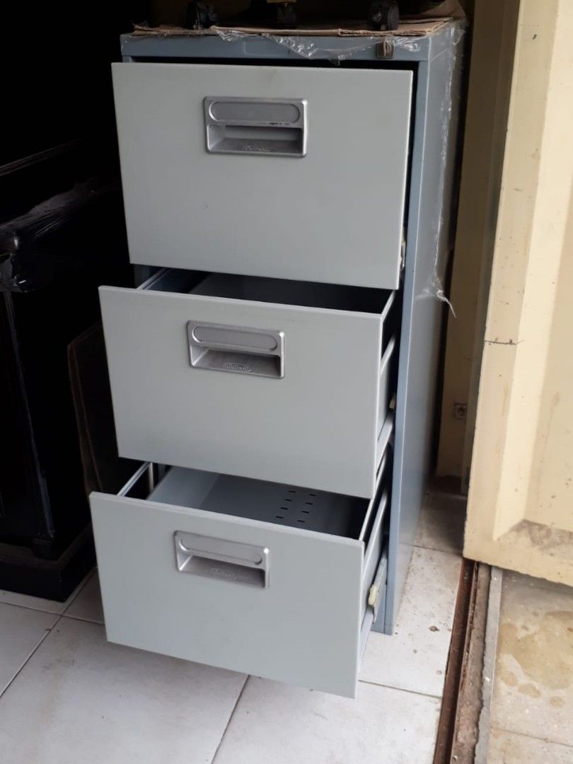 Filing kabinet full besi, Perabotan Rumah di Carousell