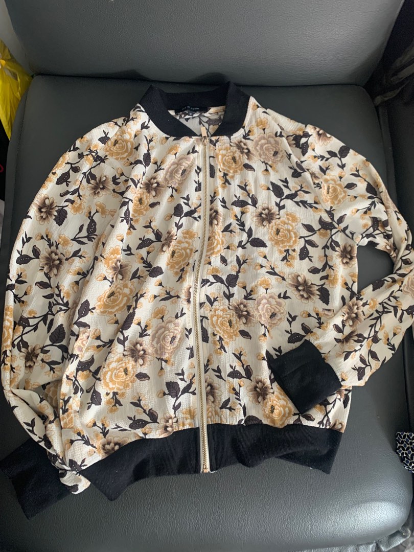 Flora jacket on Carousell
