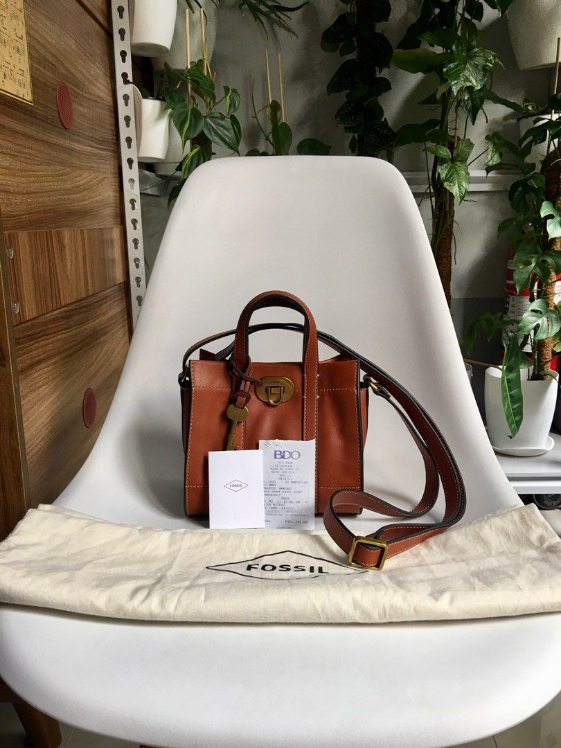 Fossil Carmen Mini Bag, Luxury, Bags & Wallets on Carousell