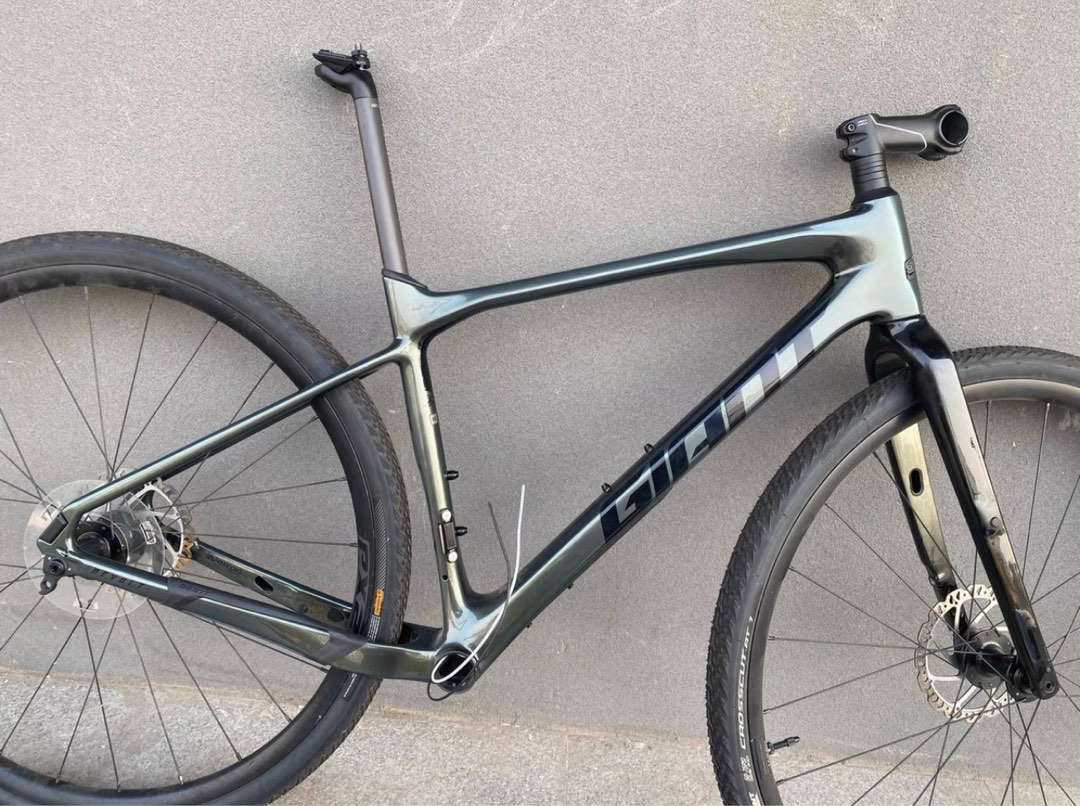 Giant revolt adv taiwan xs frameset $1888 |with wheelset and tyres ...