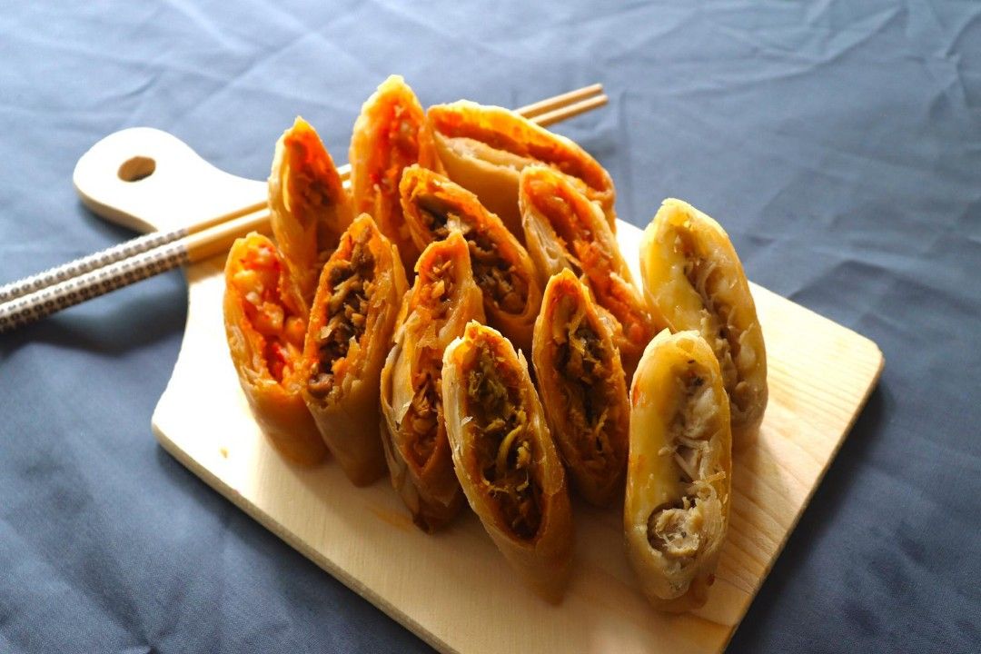 Halal frozen popiah, Food & Drinks, Chilled & Frozen Food on Carousell