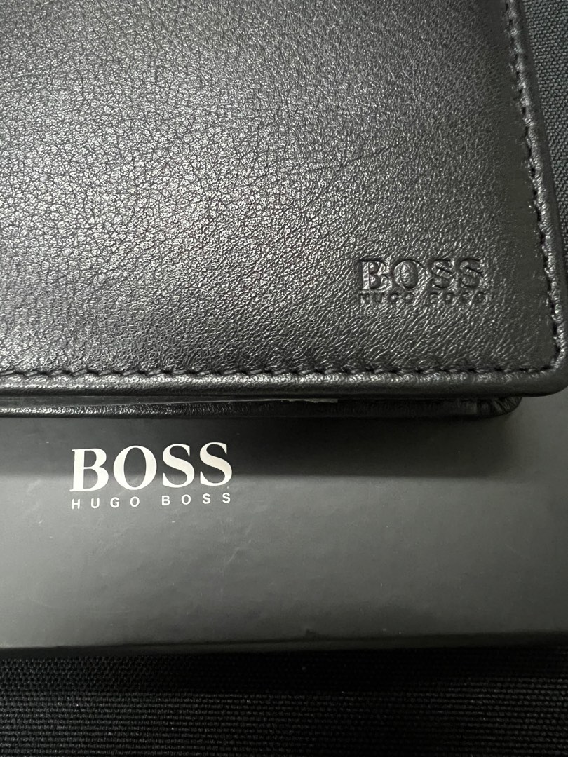 Hugo Boss Wallet, 名牌, 手袋及銀包 - Carousell