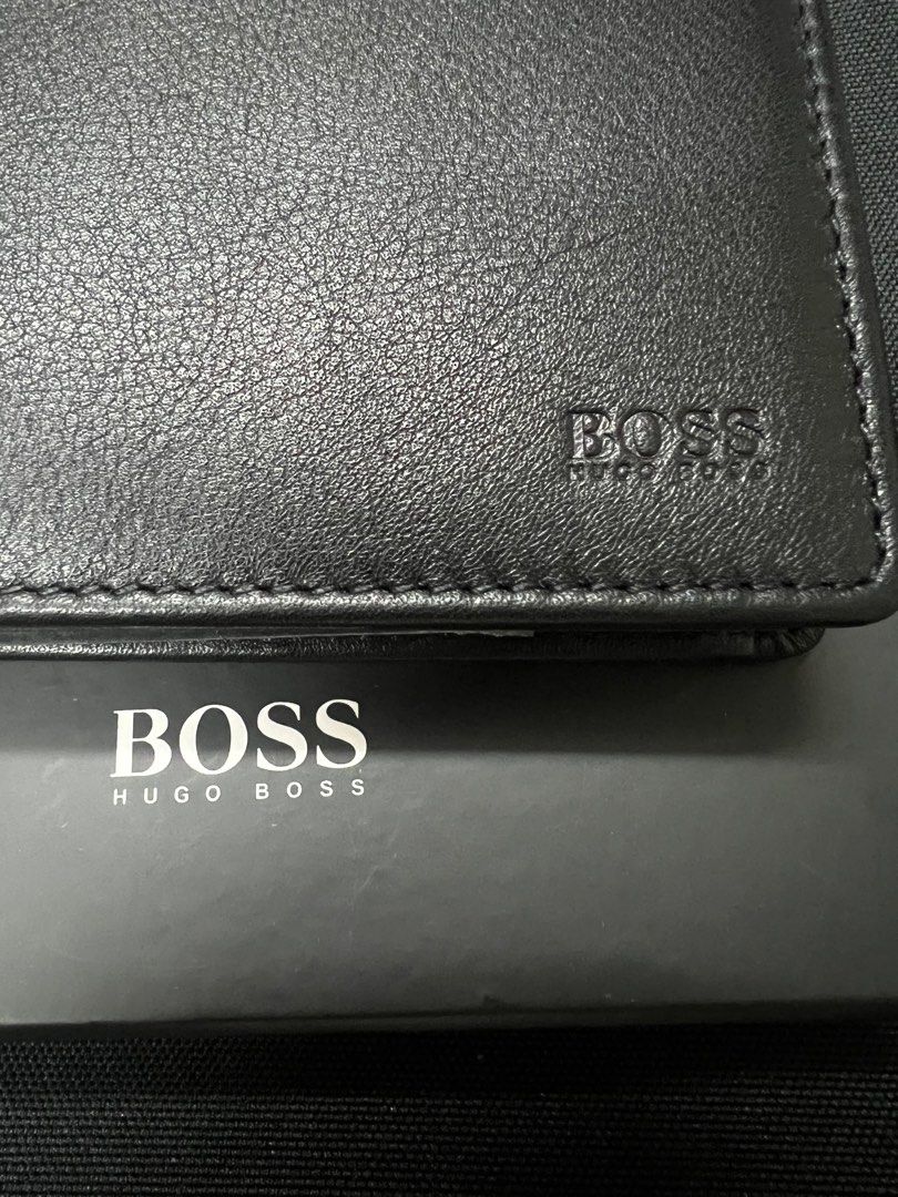 Hugo Boss Wallet, 名牌, 手袋及銀包 - Carousell