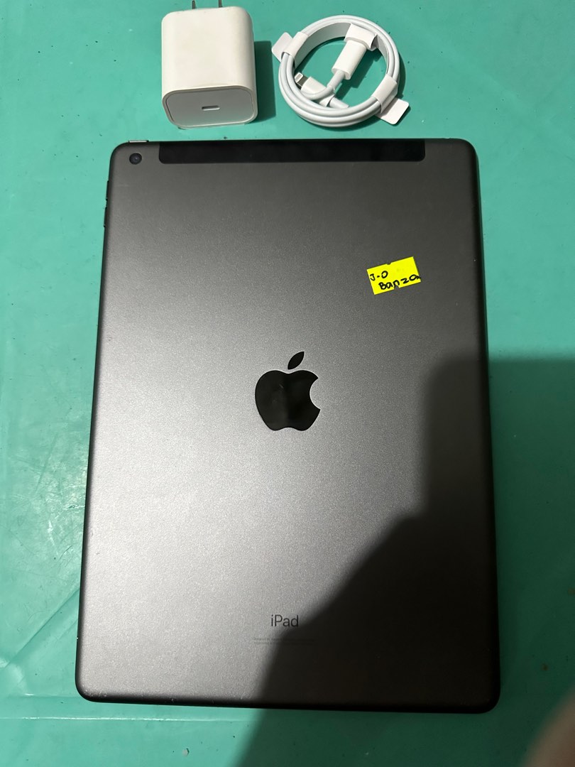 iPad 7th gen 128gb cellular data with sim slot iOS 16.3.1, Mobile ...