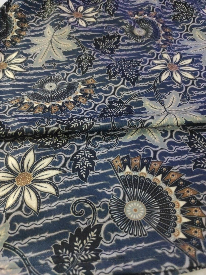 Kain Duyung Mermaid skirt, Women's Fashion, Bottoms, Skirts on Carousell