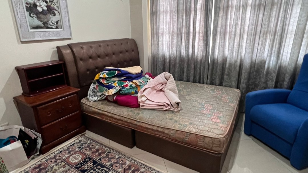 Katil queen divan, Furniture & Home Living, Furniture, Bed Frames ...