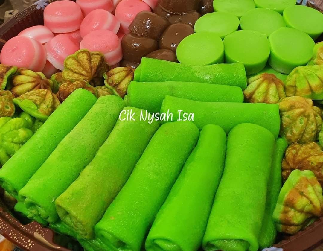 Kuih Muih Melayu, Food & Drinks, Homemade Bakes on Carousell
