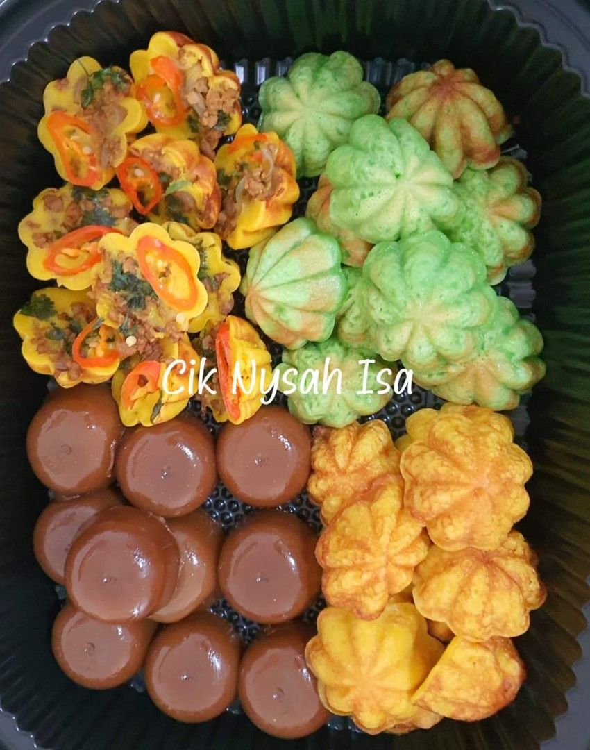 Kuih Muih Melayu, Food & Drinks, Homemade Bakes on Carousell