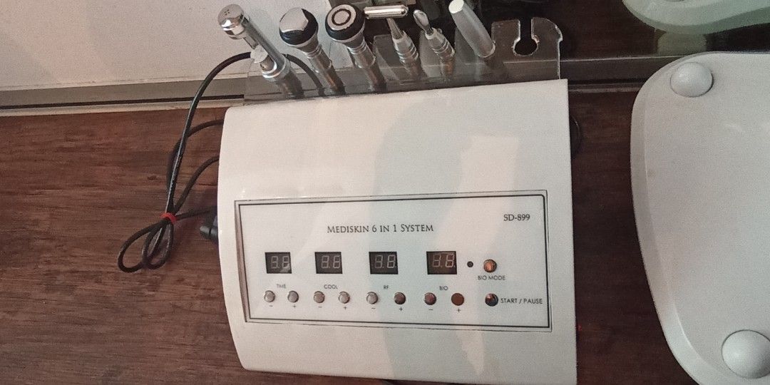 Microcurrent machine- lift up, Beauty & Personal Care, Face, Face Care ...