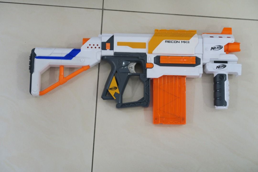 Nerf Guns (11) with Bullets, Nerf Eyewear Protector, Avenger Blowdart ...