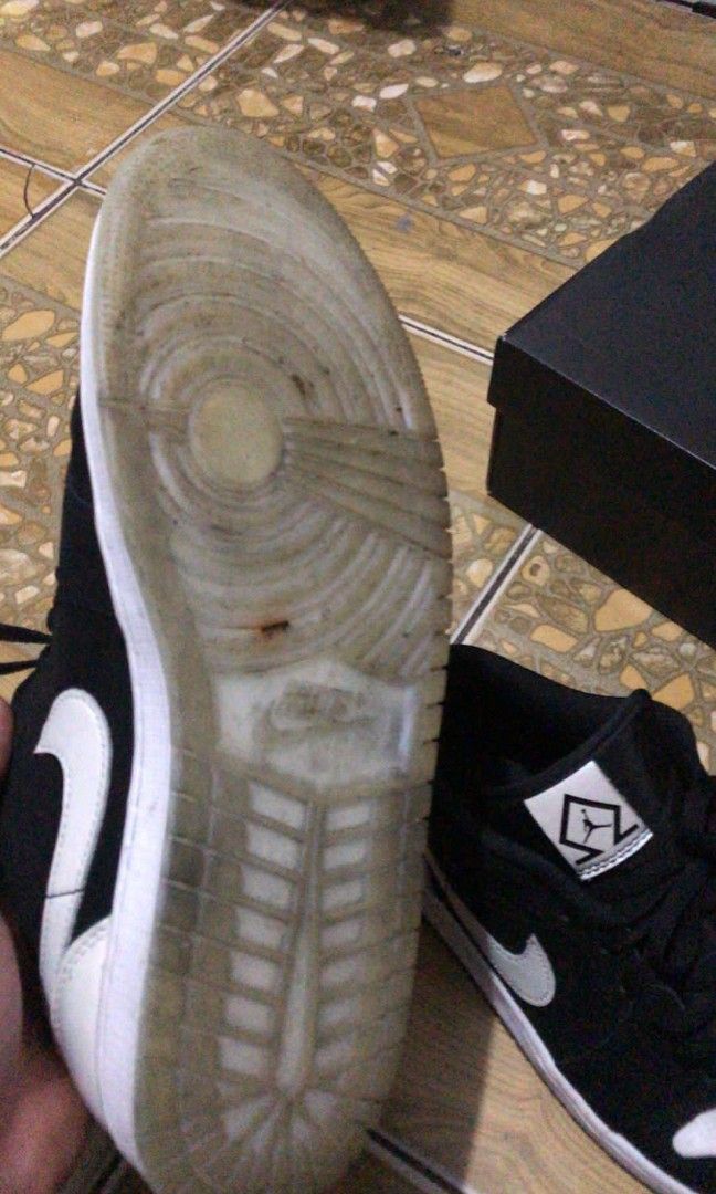 Nike Air jordan low diamond, Fesyen Pria, Sepatu , Sneakers di Carousell