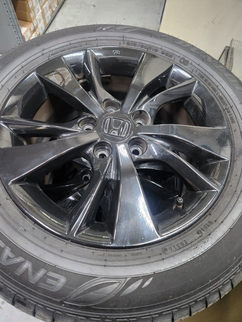 Original Honda vezel rim with tyre, Car Accessories, Tyres & Rims on ...