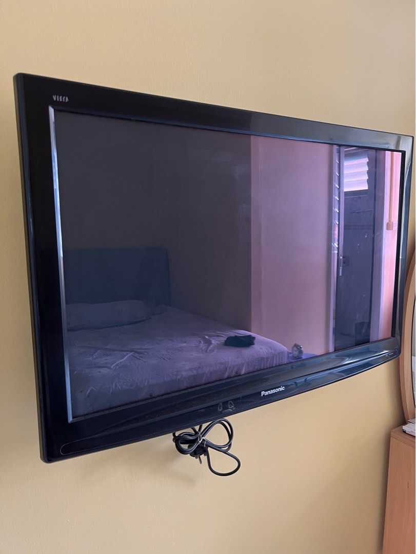 Panasonic 42” Plasma TV, TV & Home Appliances, TV & Entertainment, TV on Carousell
