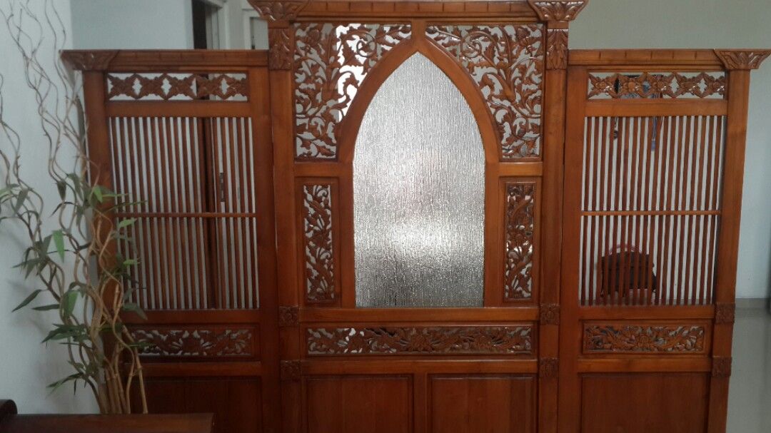 Pembatas ruangan /sketsel jati asli, Perabotan Rumah di Carousell