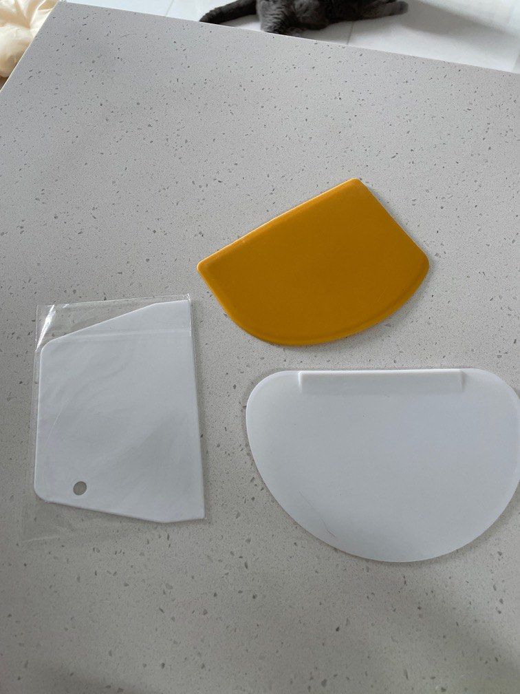 Plastic bench scraper, Furniture & Home Living, Kitchenware & Tableware ...