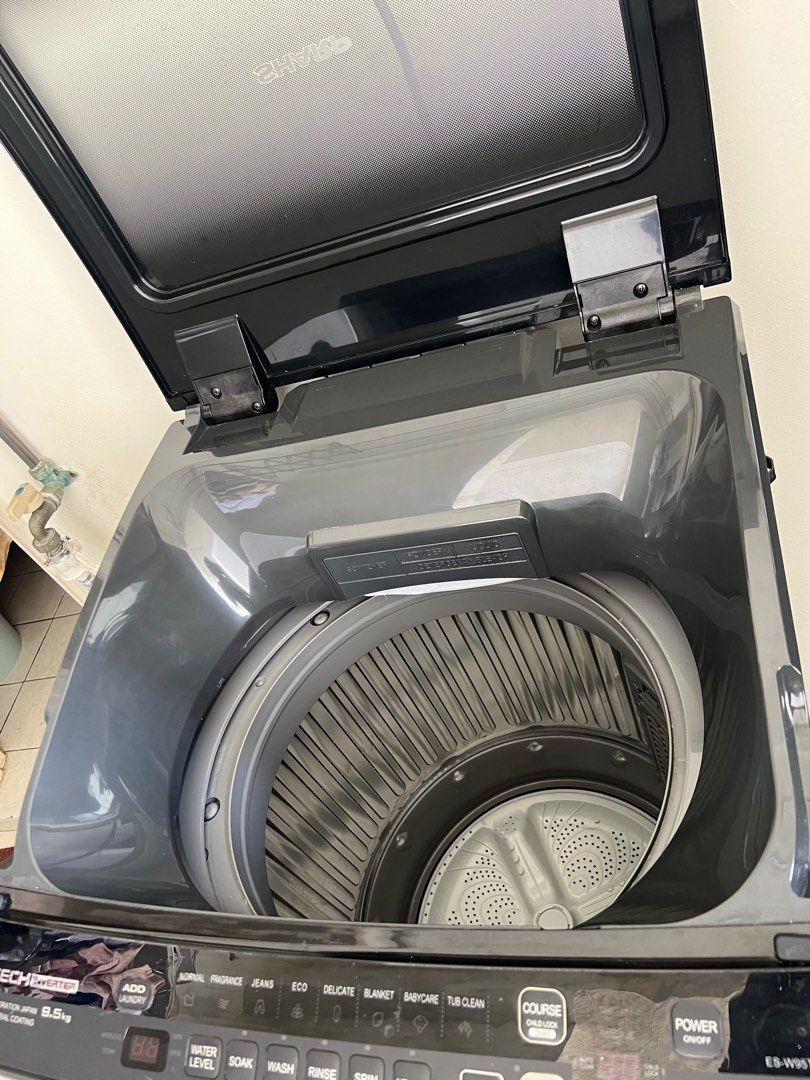 ***Moving out SALE ***Sharp washing machine 9.5 kg(1 year old) model ...