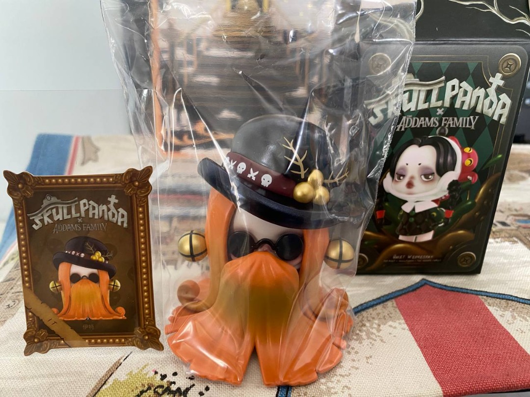 Skull Panda Addams Family (IT) Pop Mart, Hobbies & Toys, Toys & Games ...