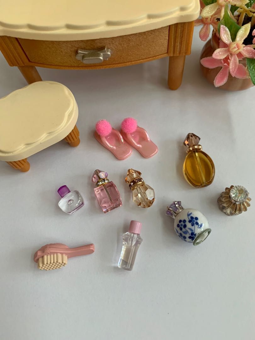 Sylvanian Dressing Table, Hobbies & Toys, Toys & Games on Carousell