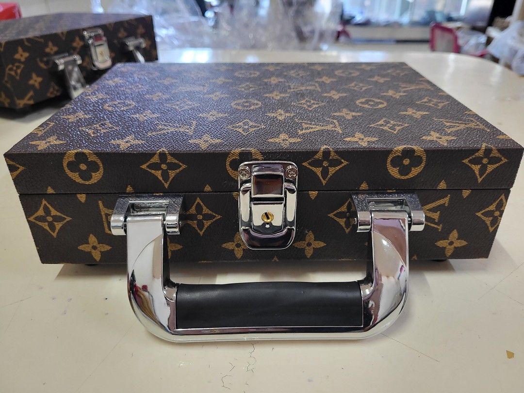 Tari case capacity of 24 gaffs, Men's Fashion, Bags, Briefcases on ...