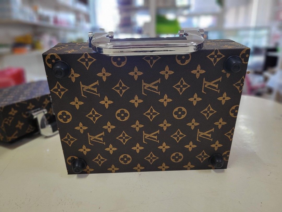 Tari case capacity of 24 gaffs, Men's Fashion, Bags, Briefcases on ...