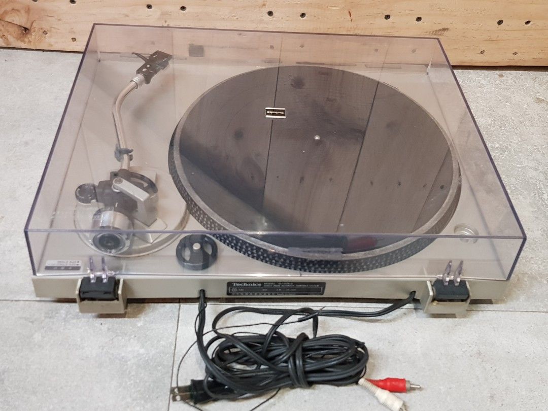 Technics SL-D303 fully automatic direct drive turntable, Audio, Other Audio Equipment on Carousell