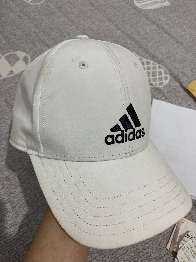 Topi Adidas, Fesyen Wanita, Aksesoris di Carousell