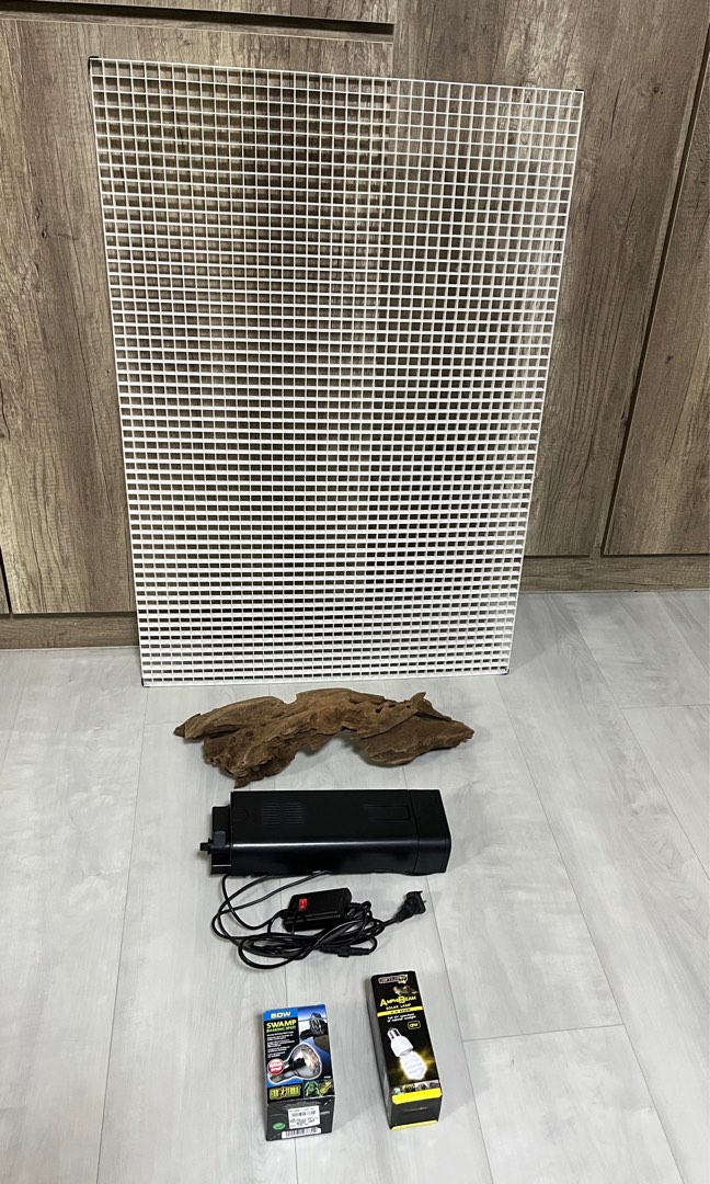 @Sengkang Tub Tank Cover, Bulbs, Filter, Wooden Plank @Sengkang, Pet ...