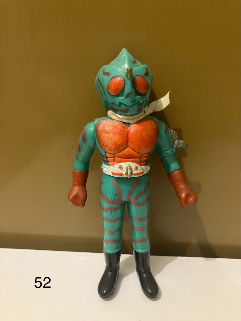 52 懷舊 幪面超人 仮面超人 亞馬遜 搪膠 sofubi popy bandai, 興趣及遊戲, 收藏品及紀念品, 古董收藏 - Carousell
