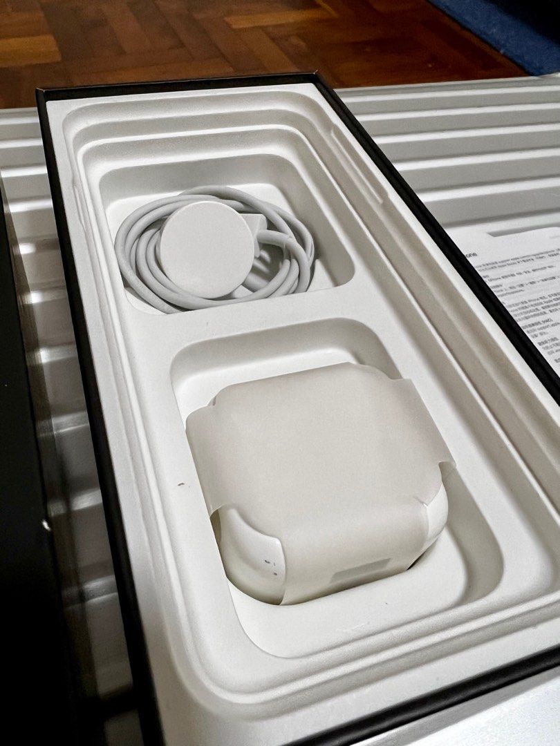 Apple iPhone 11 Pro Max (64GB) + many Cases /Extras, Mobile Phones ...