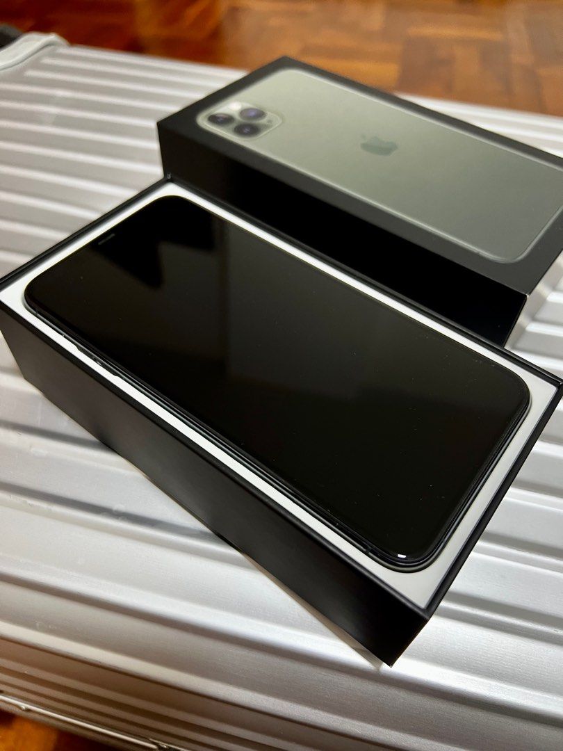 Apple iPhone 11 Pro Max (64GB) + many Cases /Extras, Mobile Phones ...