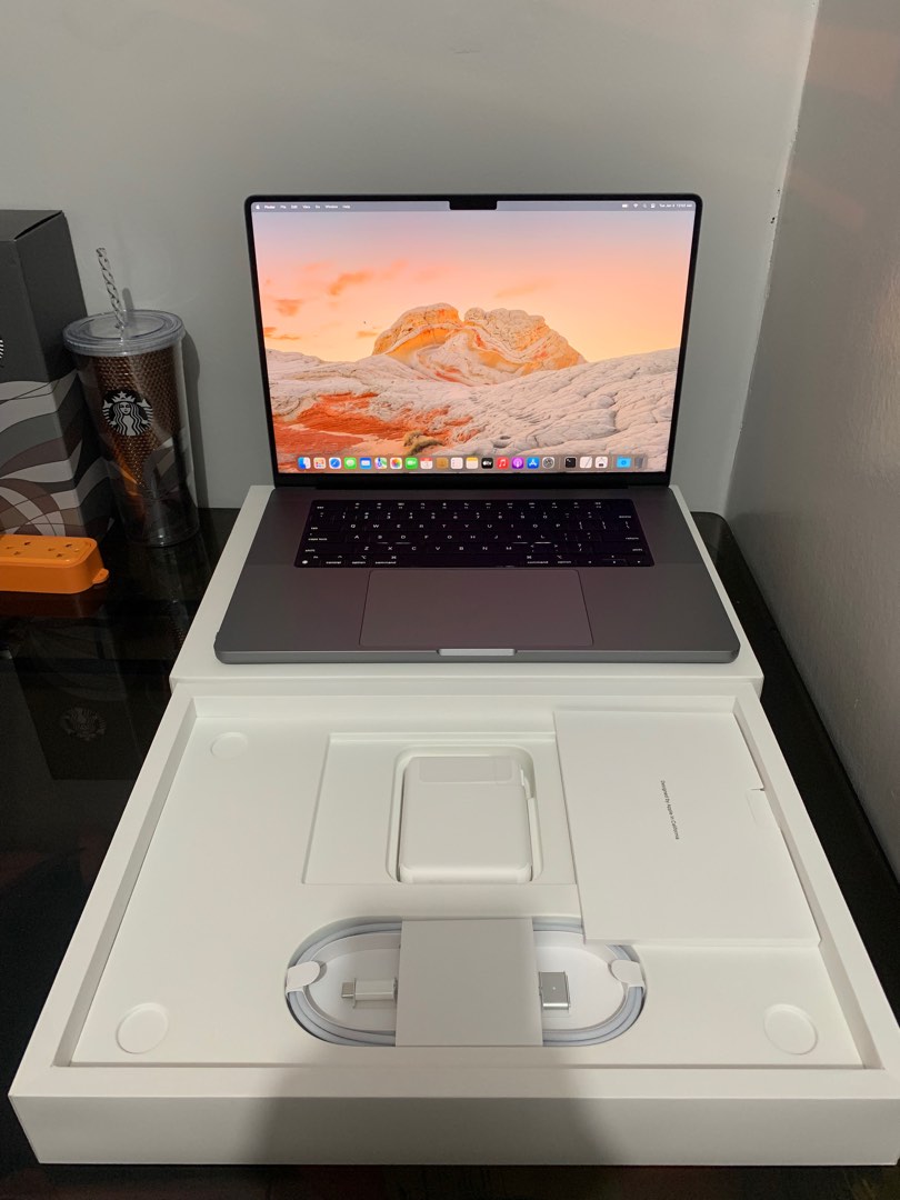 Apple MacBook M1 Pro 16" Space Gray | 10 Cores CPU | 16 Cores GPU ...