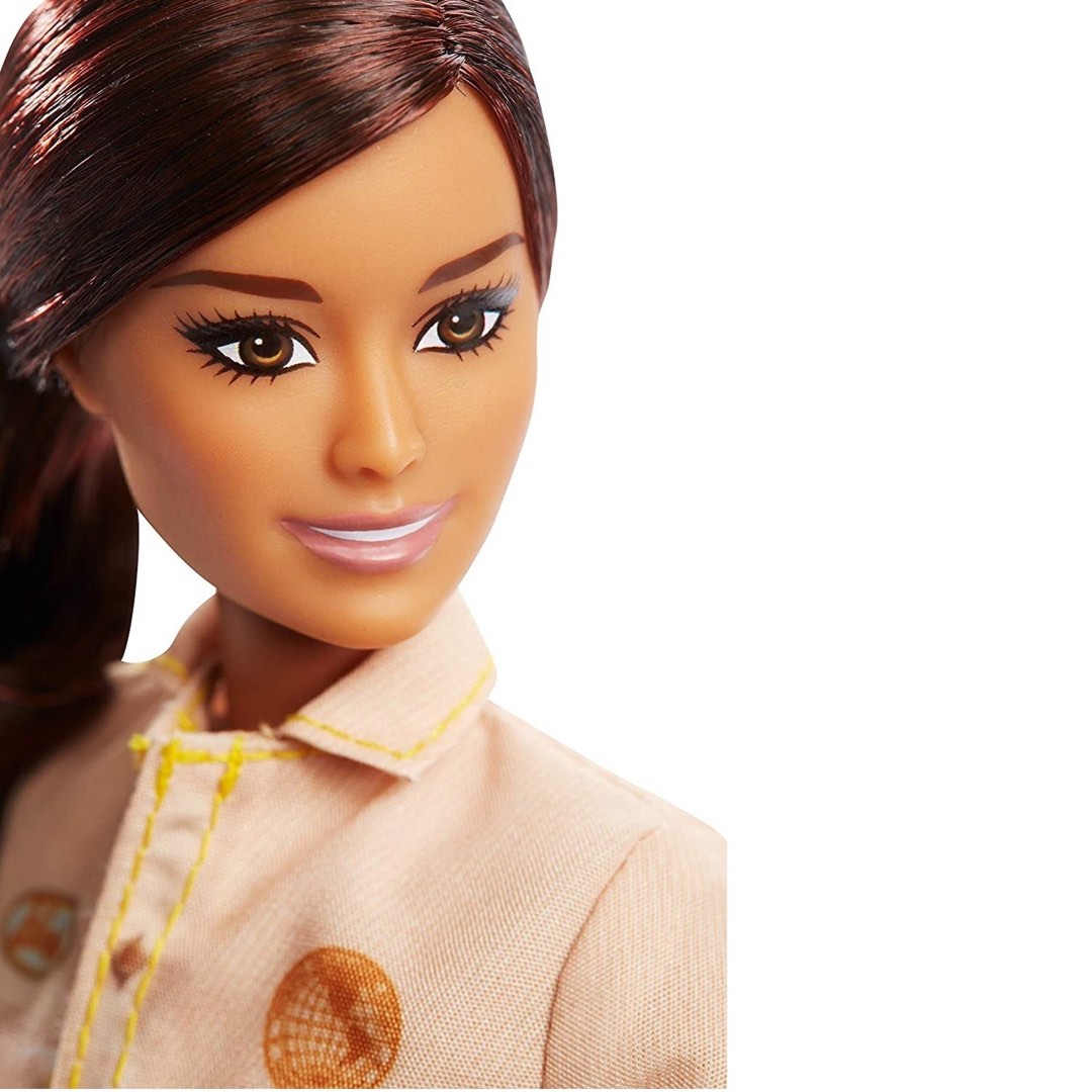Barbie Wildlife Conservationist Curvy Doll National Geographic, Hobbies ...