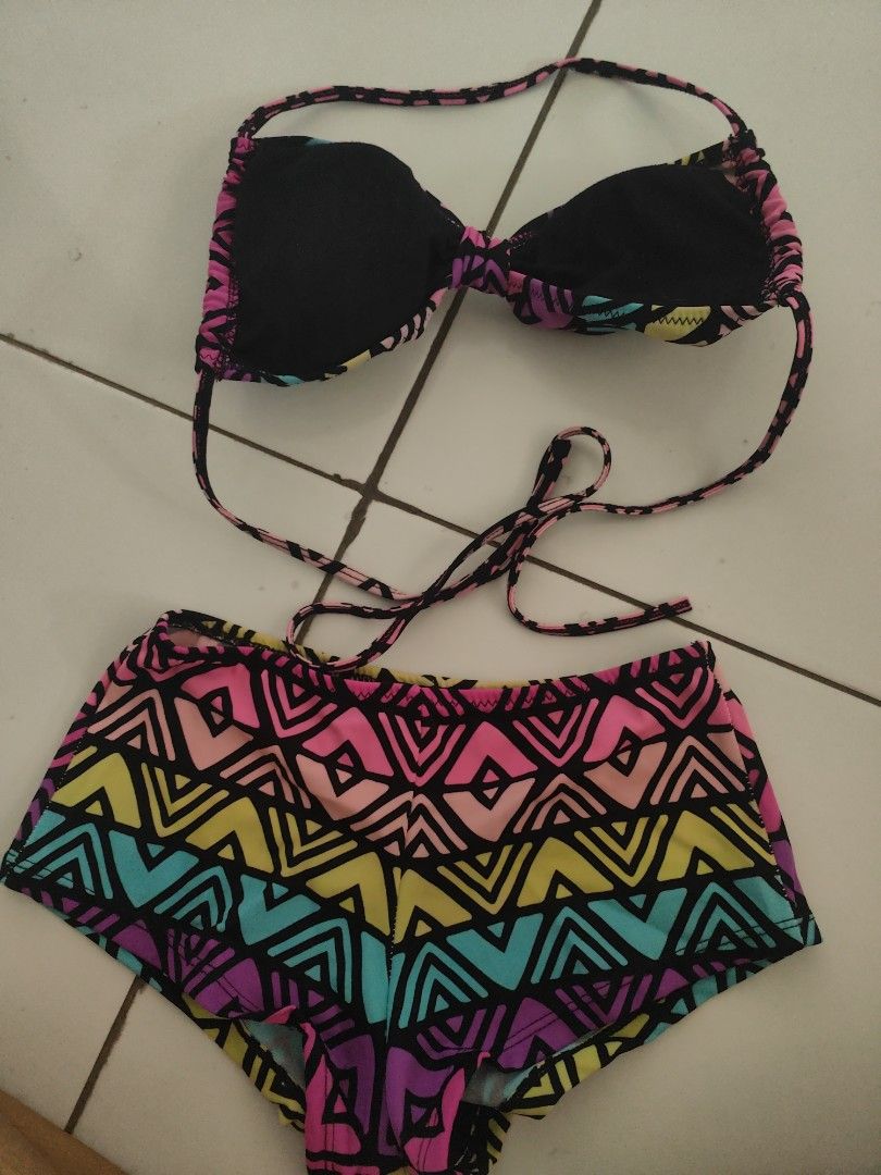 Bikini Set Tribal, Olah Raga, Baju Olahraga di Carousell