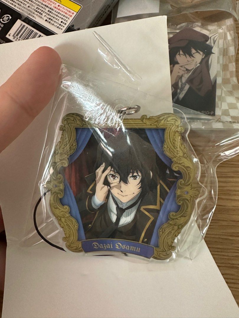 Bungou stray dogs dazai keychain, Hobbies & Toys, Memorabilia ...