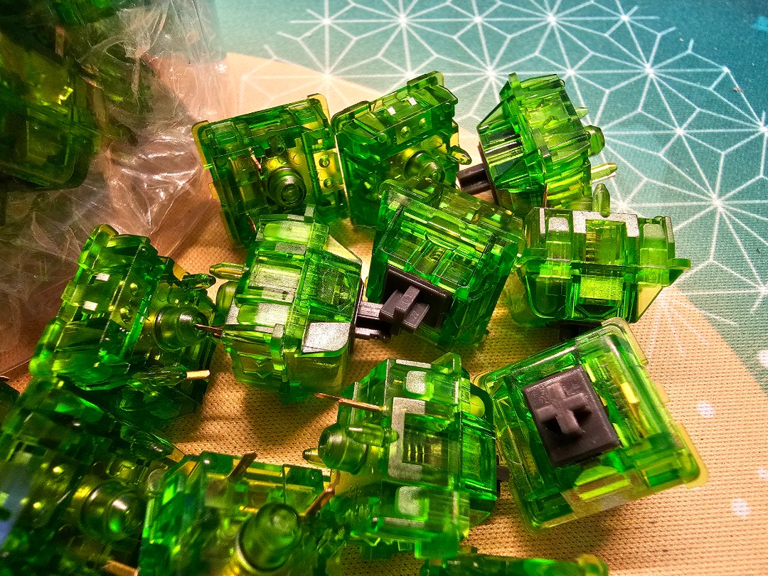 C3 Kiwi Switches - 89 pcs, Computers & Tech, Parts & Accessories ...