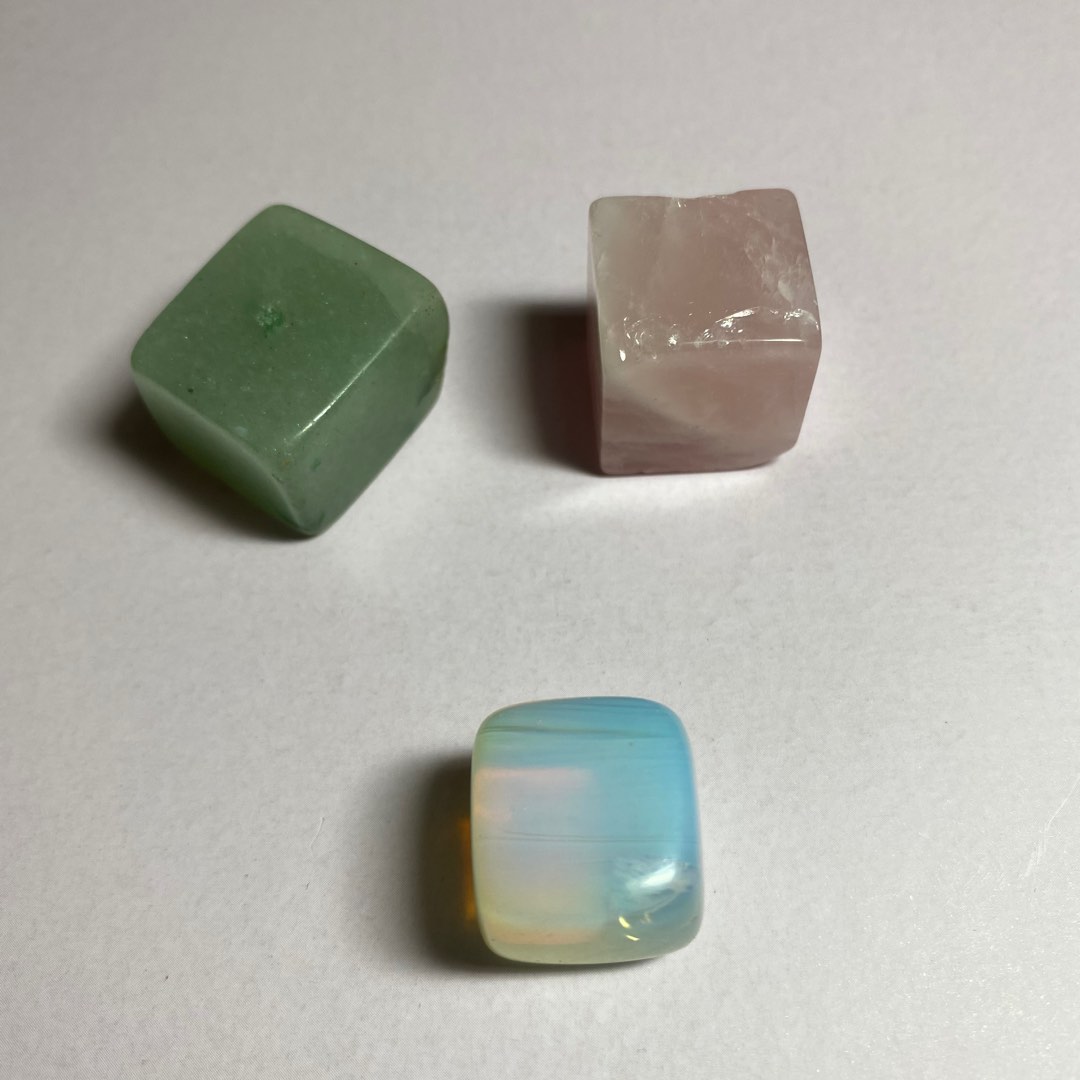 Crystal cubes, Women's Fashion, Jewelry & Organisers, Precious Stones ...