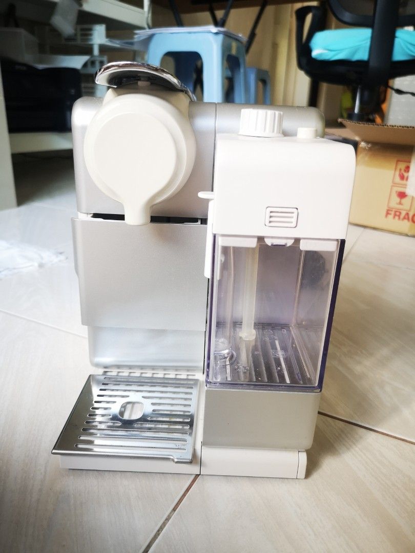 Delonghi Nespresso lattissima touch F521, TV & Home Appliances, Kitchen ...