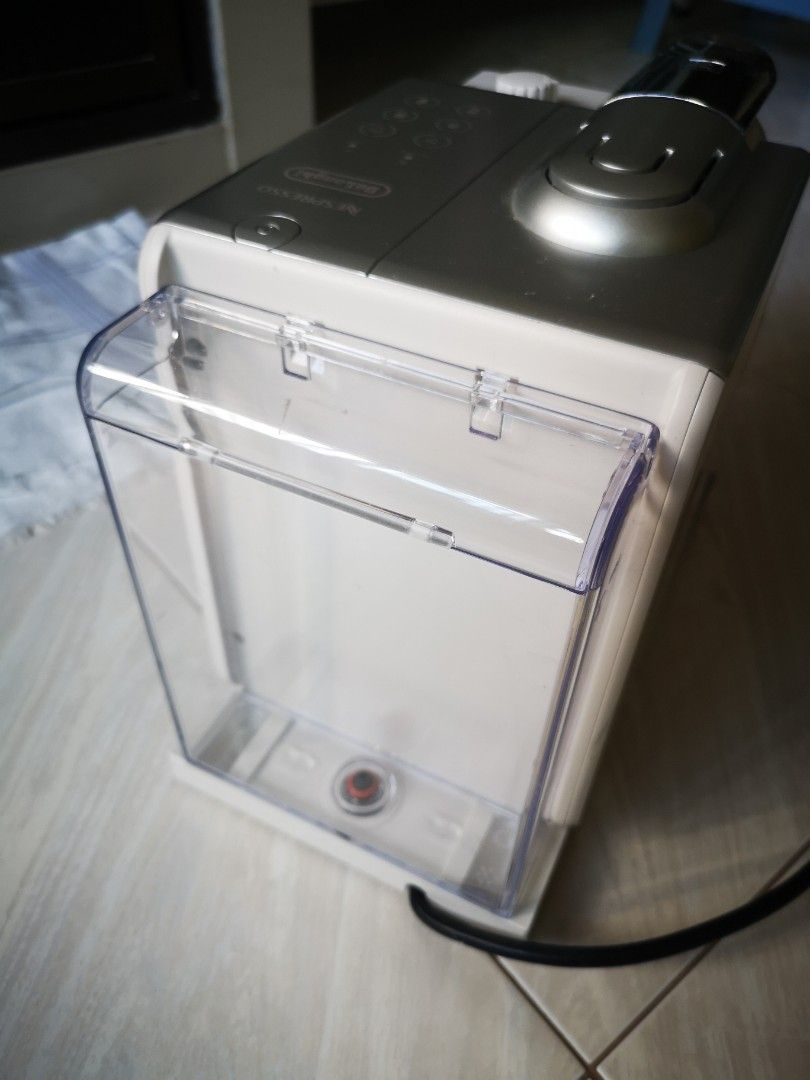Delonghi Nespresso lattissima touch F521, TV & Home Appliances, Kitchen ...