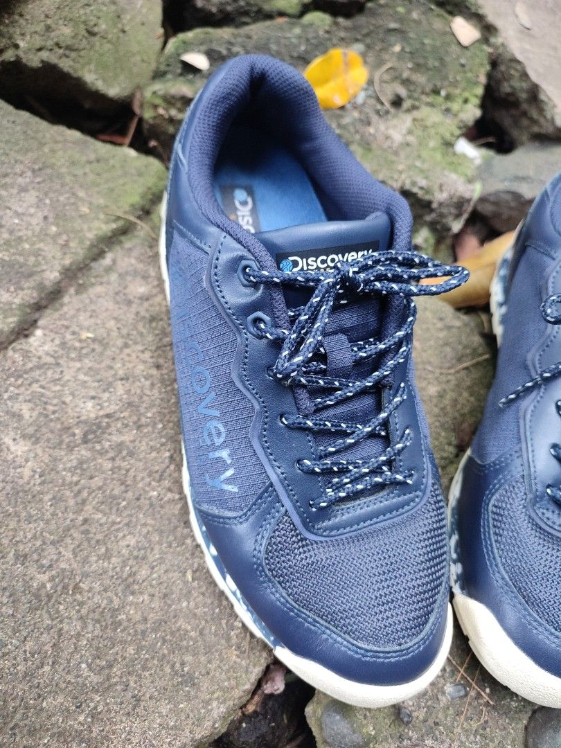 Discovery Expedition Shoes, Women's Fashion, Activewear on Carousell