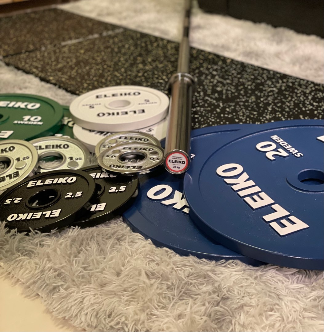 Eleiko 20kg barbell and plates, 運動產品, 運動與健身, 運動與健身 - 舉重和啞鈴 - Carousell