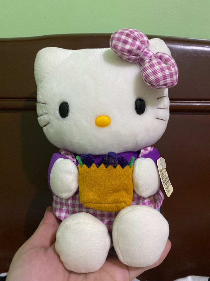 Hello kitty on Carousell